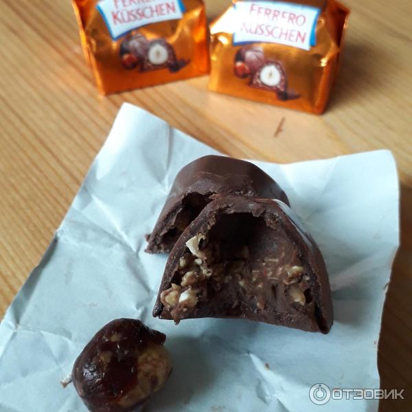 Отзыв о Конфеты Ferrero Kusschen | Приятный десерт с большим орехом внутри.