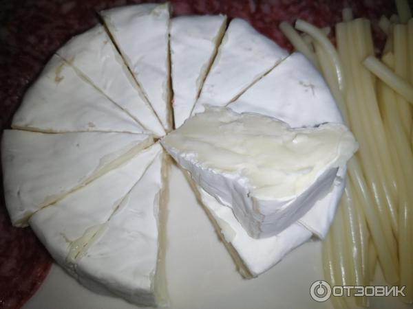 Отзыв о Сыр мягкий с белой плесенью Мега-мастер "БрИ" | Вкусный, нежный ...