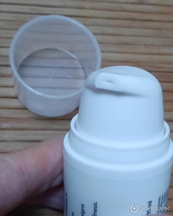 Отзыв о Крем для кожи вокруг глаз Helbart антивозрастной с витамином Е ...